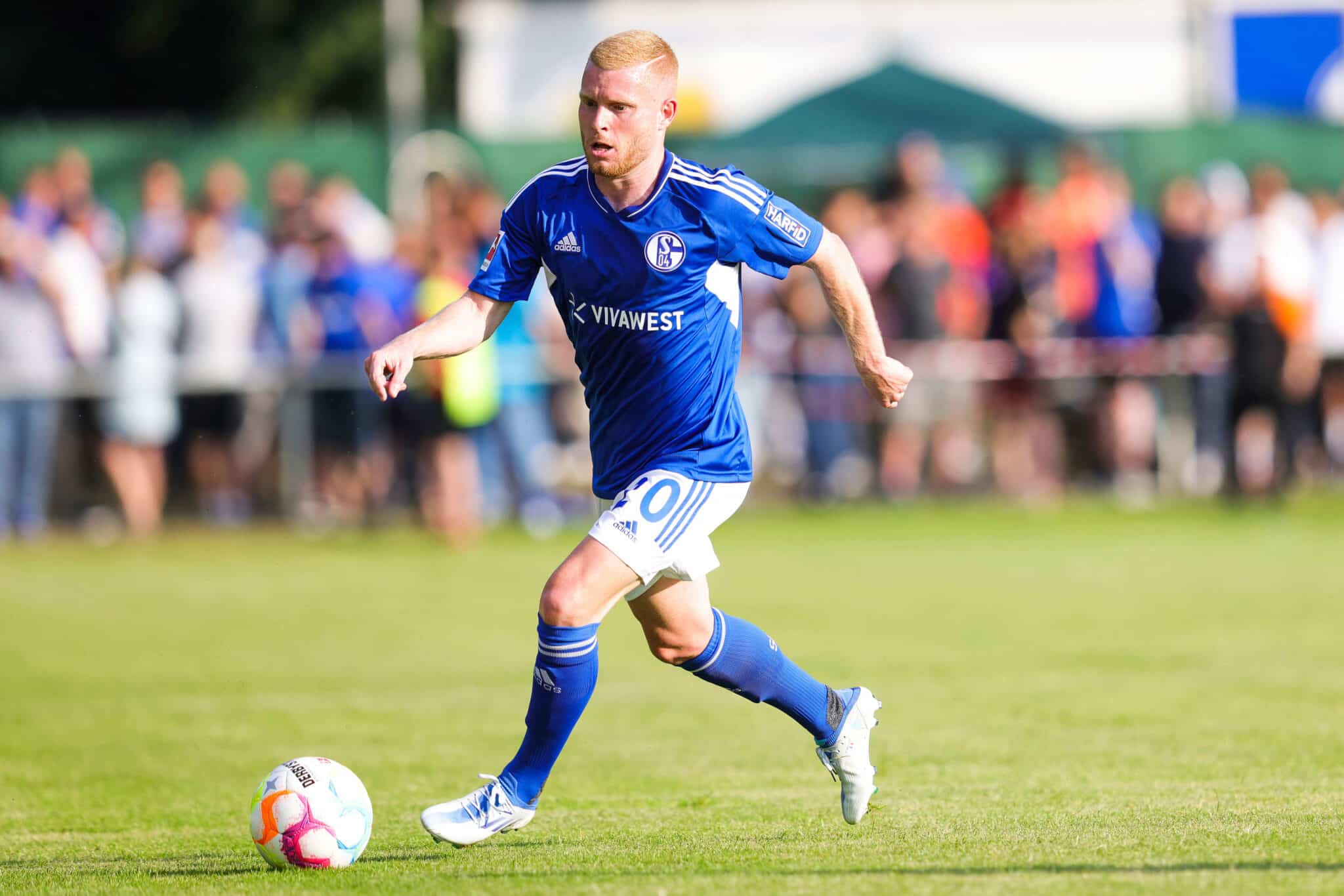 [Anciens] Première titularisation (convaincante) avec Schalke 04 pour ...